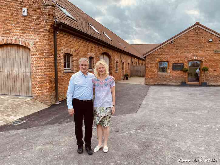 Na dertig jaar de wereld rond te hebben gereisd, bouwt Ingrid (51 ...