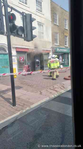 Eltham High Street closed due to Costa Coffee fire - Hammersmith and ...